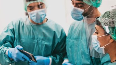 Medical Images with Mobile Devices: How to acquire and secure?